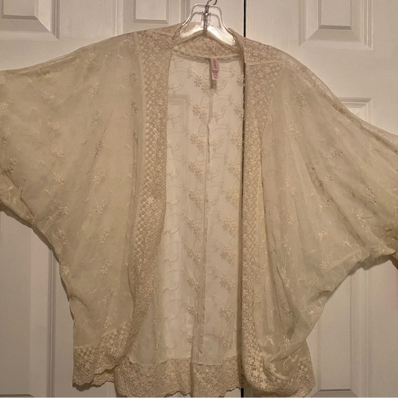 Xhilaration | Jackets & Coats | Nwt Xhilaration Cream Shrug With ...